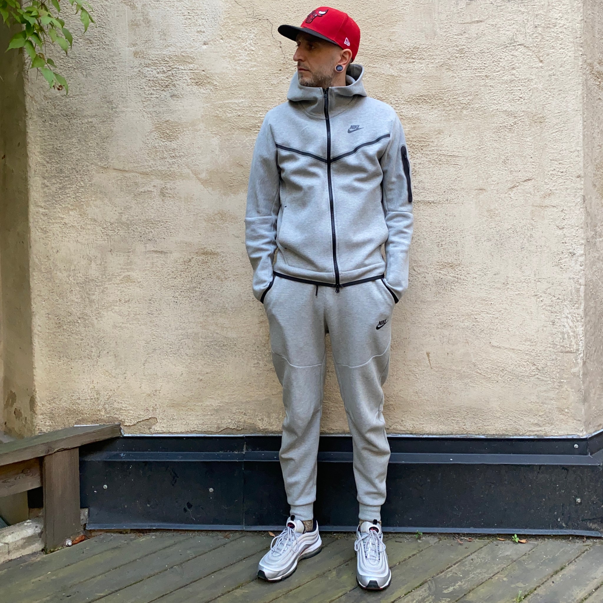 Nike Sportswear Tech Fleece Grey Pants Set